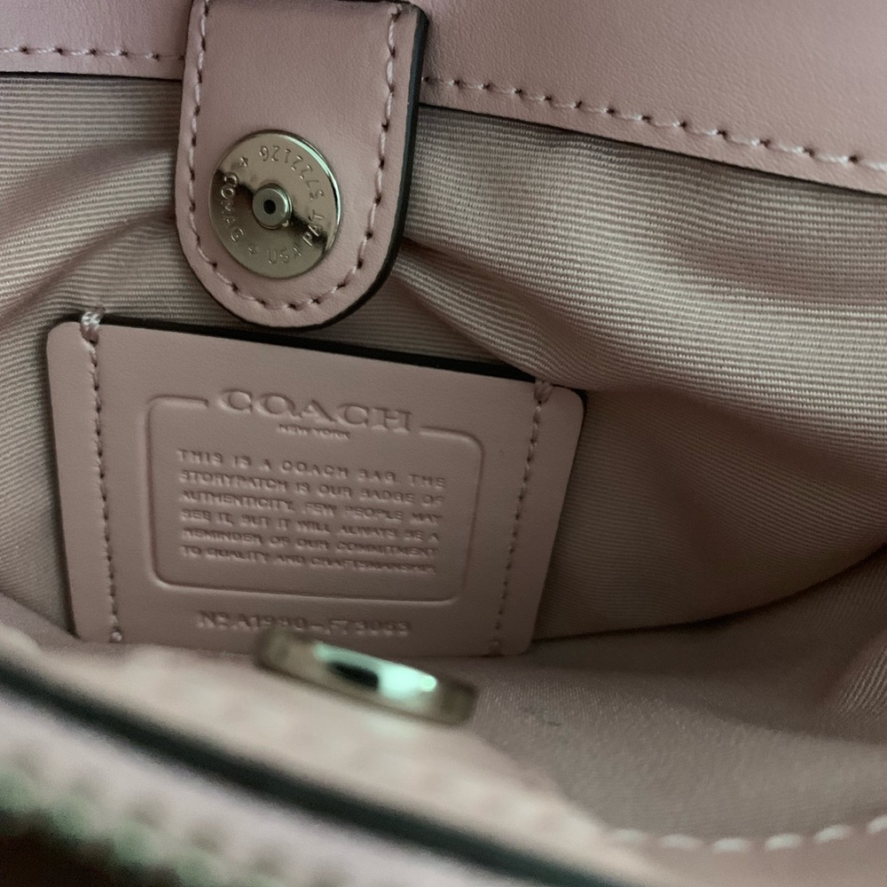 *Cute Coach Light Pink Quilted Pink Sage Carryall* - Gem